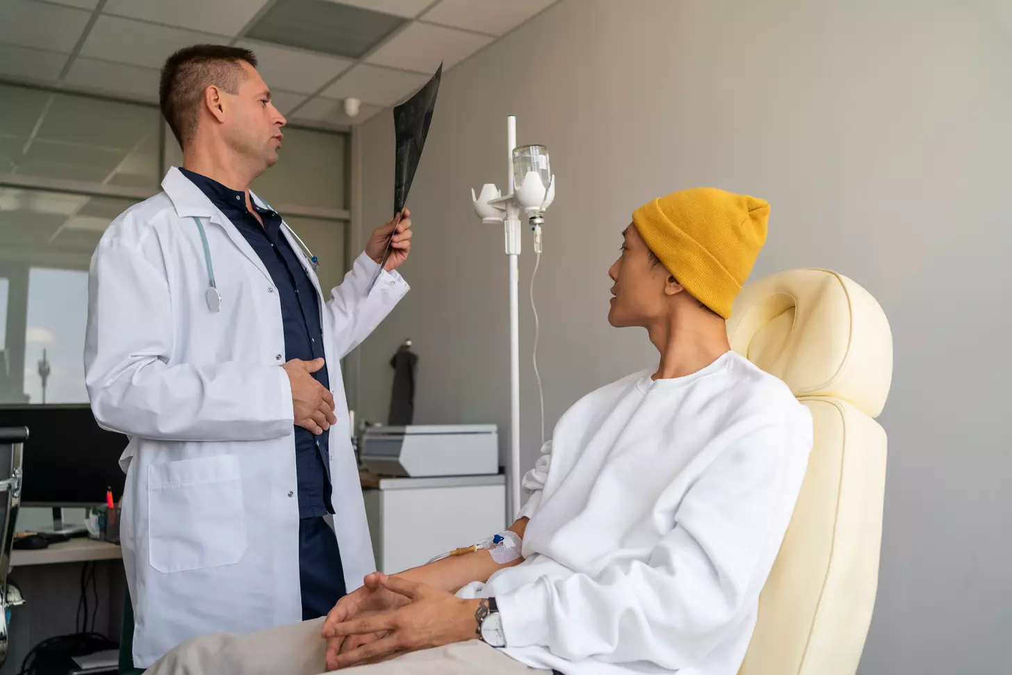 10 Key Things to Know When Choosing a Cancer Doctor or Oncologist